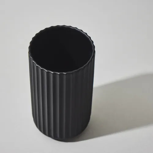Lyngby Porcelain(リュンビューポーセリン)/Lyngby Vase Black H15 | 青山フラワーマーケット｜花束 ...
