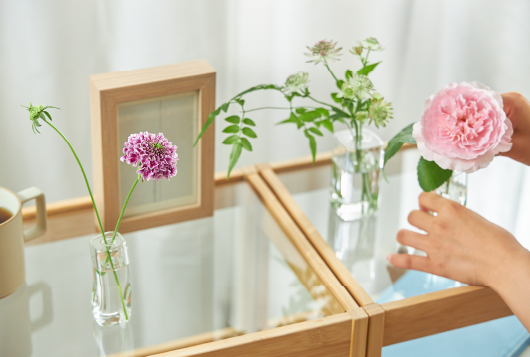 2WEEK FLOWERS 2週間に1回のお花で日々の生活に彩りと潤いを ｜花・花束・フラワーギフトの青山フラワーマーケット｜お花の定期便 ...